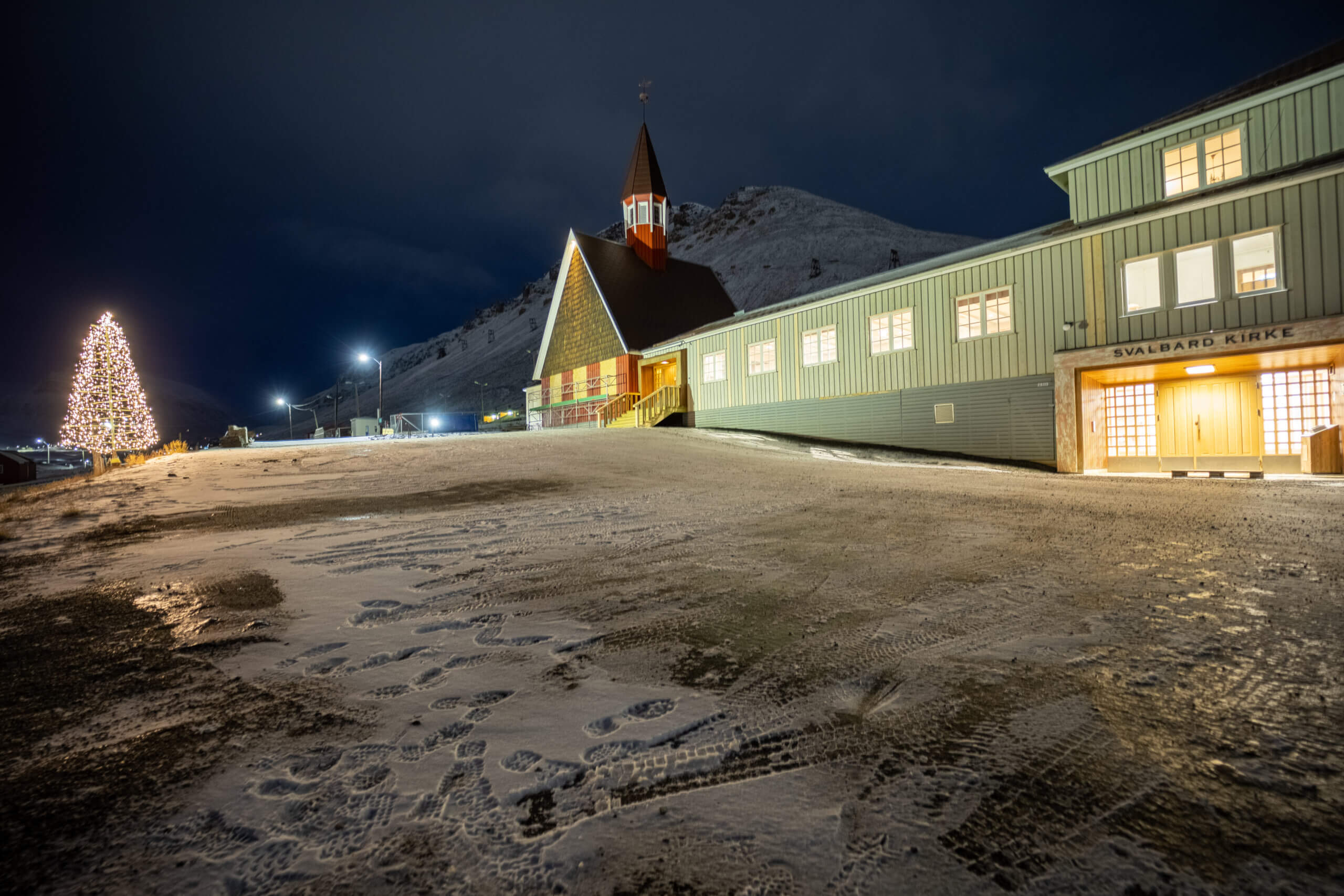 I Traveled to the Northernmost City in the World - Keen Traveling